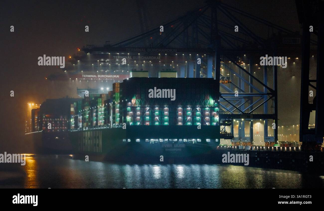 Hamburg, Germany. 10th Mar, 2025. The container ship Ever Muse is loaded and unloaded in the ...