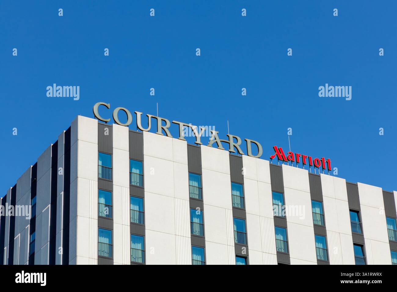 Court yard by marriott hi-res stock photography and images - Alamy