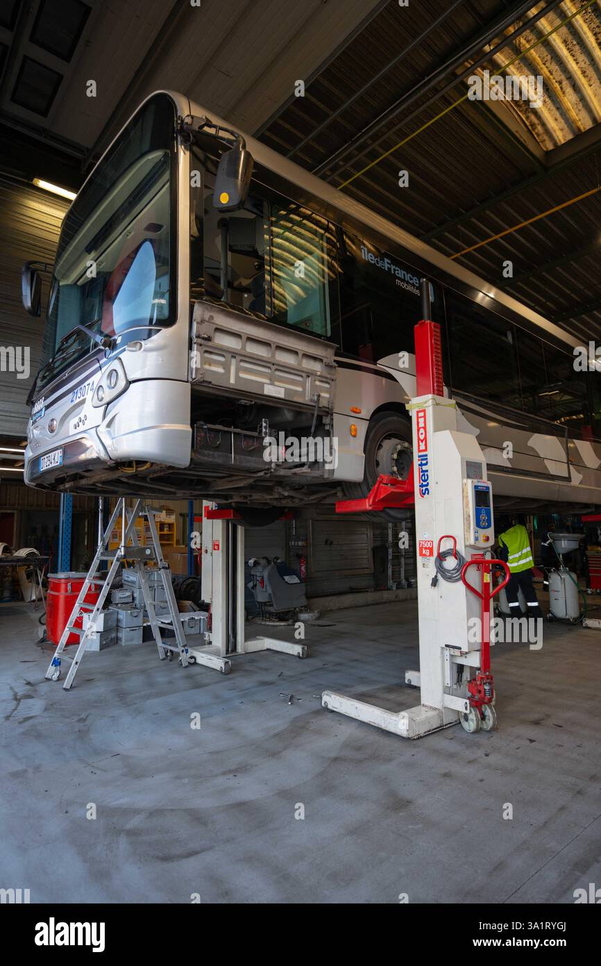 Bus repair workshop at Keolis Boucles de Seine headquarters in ...