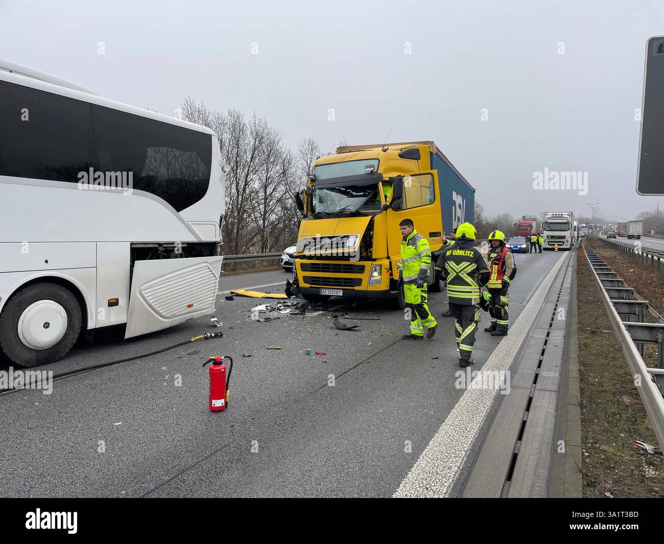 BAB4/ Görlitz - Verkersunfall zwischen einem Bus und einem LKW: Mehrere Verletzte 06.02.2025 ...