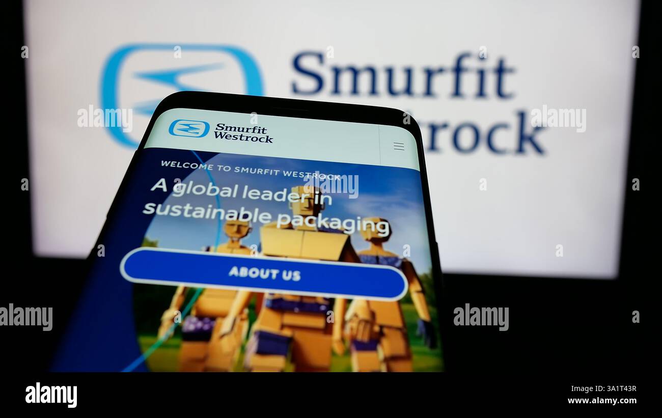 Smurfit westrock logo hi-res stock photography and images - Alamy