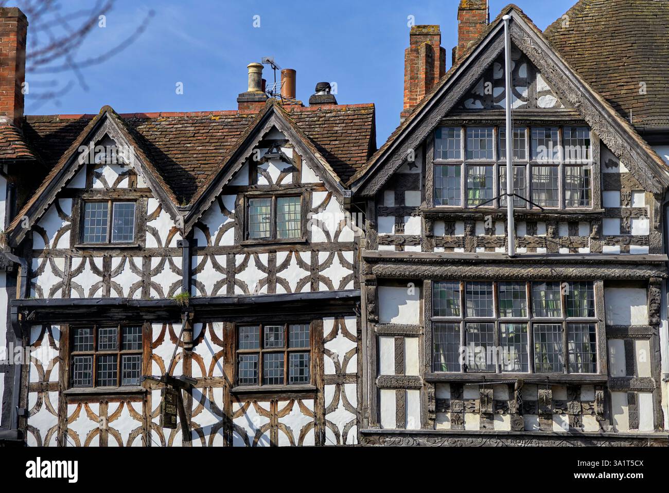 Tudor architecture hi-res stock photography and images - Alamy