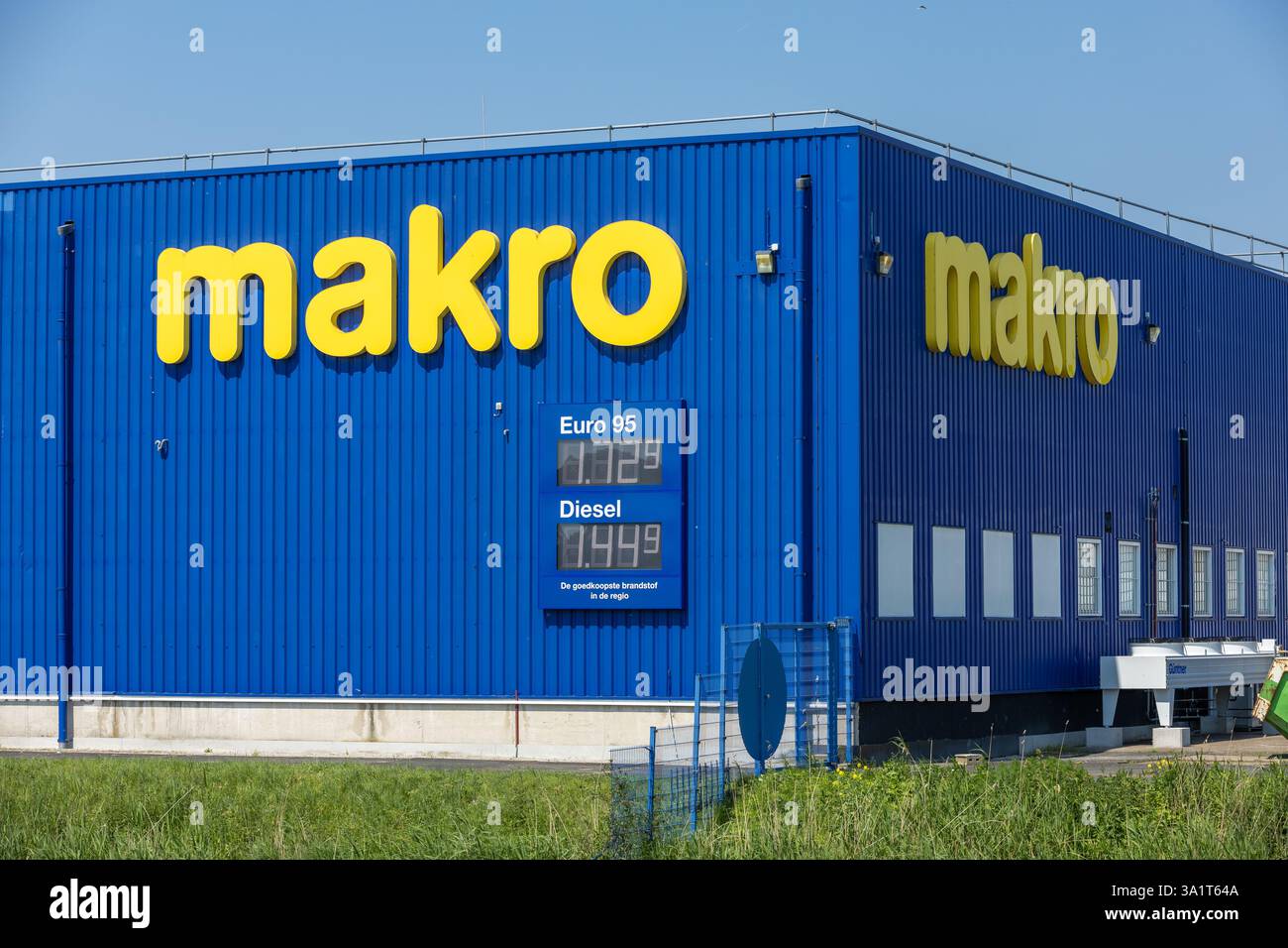 Makro sign logo. Makro is a Dutch international brand of warehouse ...
