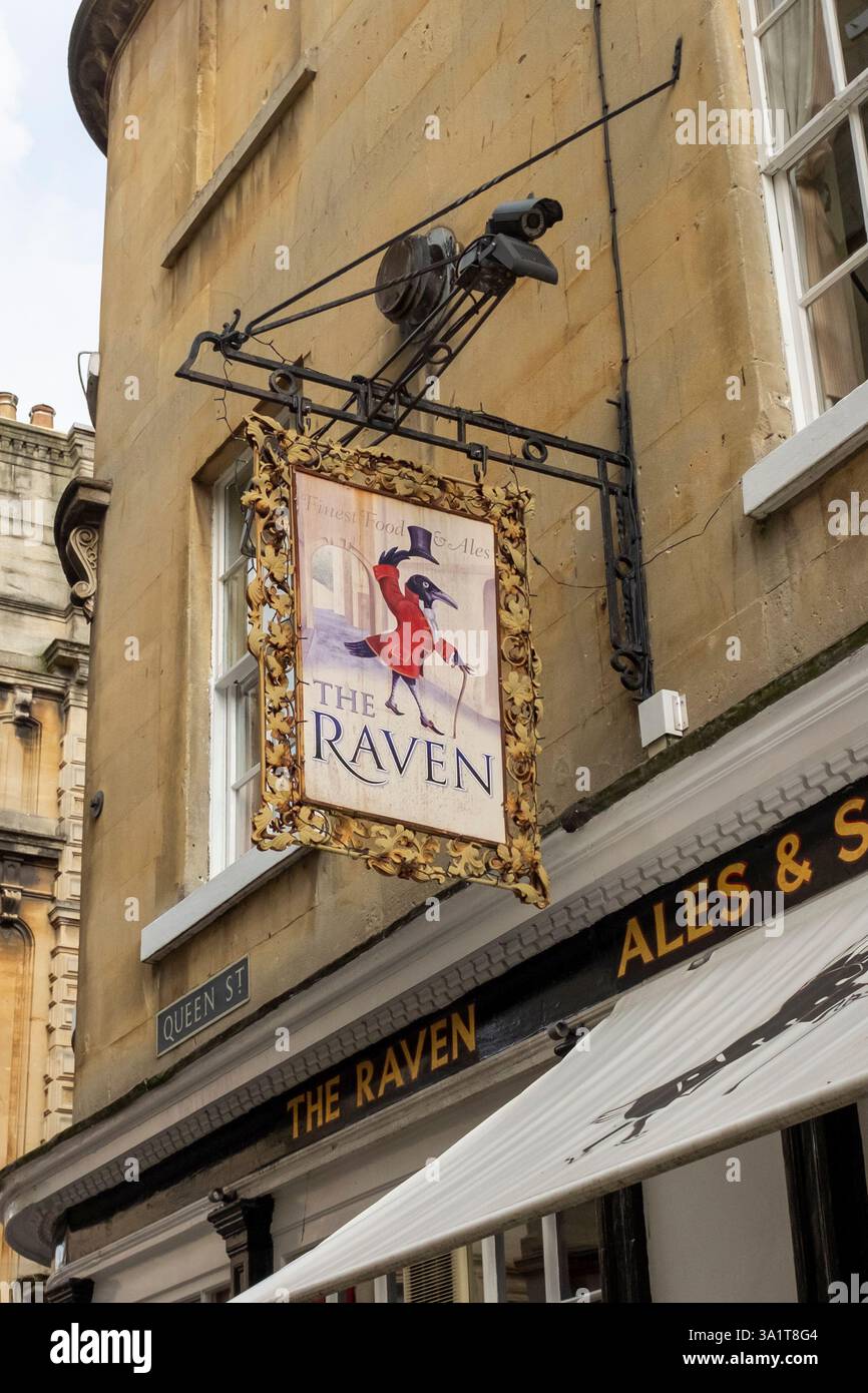 Sign raven hi-res stock photography and images - Alamy