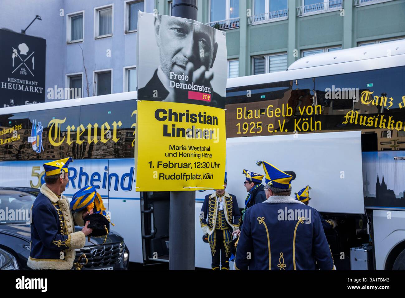 carnival in Cologne, guardsmen of the Treuer Husar carnival society ...
