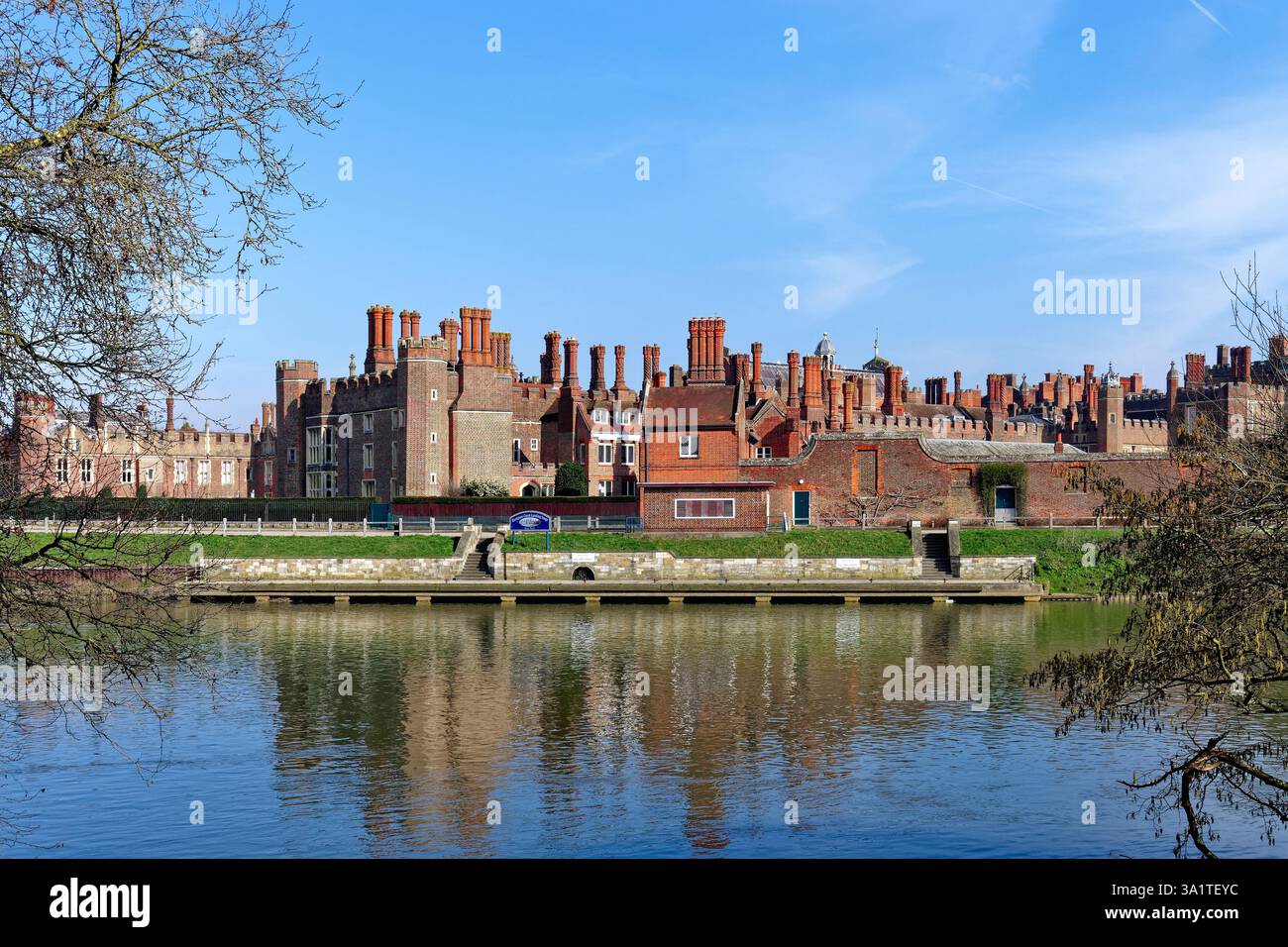 The River Thames and Hampton Court palace on a sunny spring day, South ...