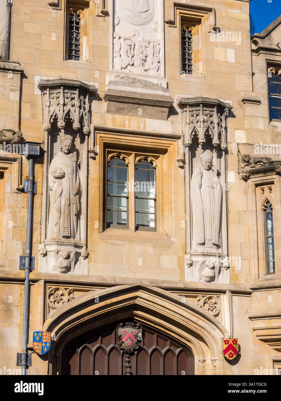 Statues on Entrance Tower, Mr W C H King sculptures, All Souls College ...