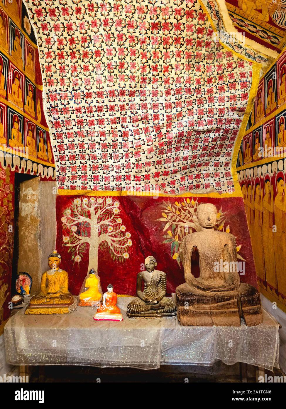 Ancientpaintings hi-res stock photography and images - Alamy