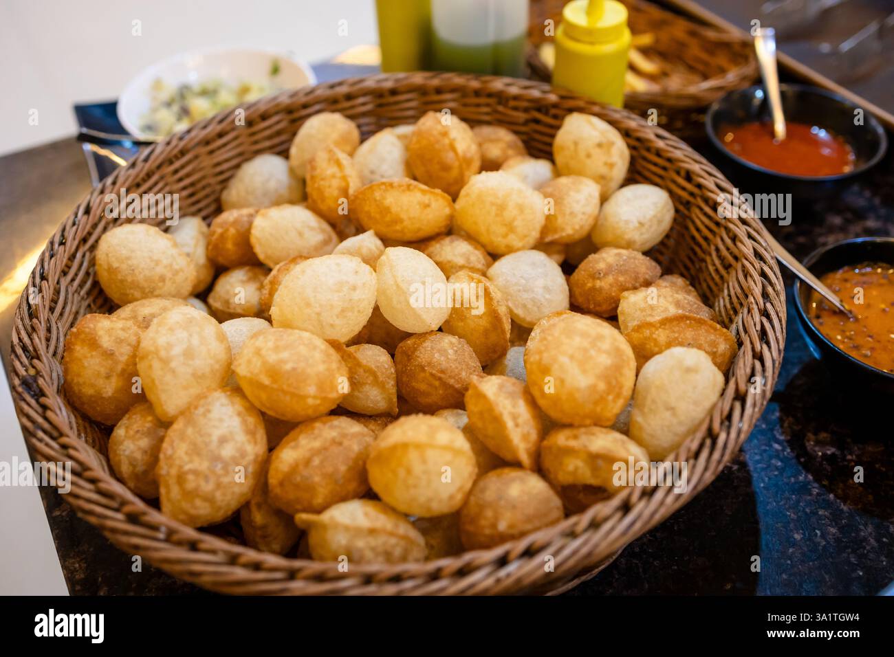 Panipuri hi-res stock photography and images - Alamy