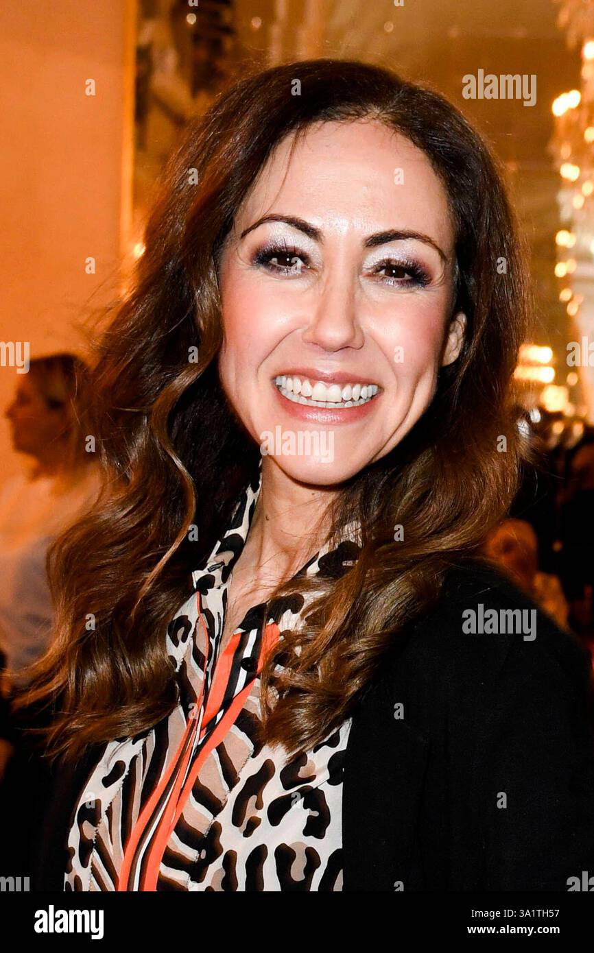 Anastasia Zampounidis zu Gast bei der Premiere von Elisabeth Das ...