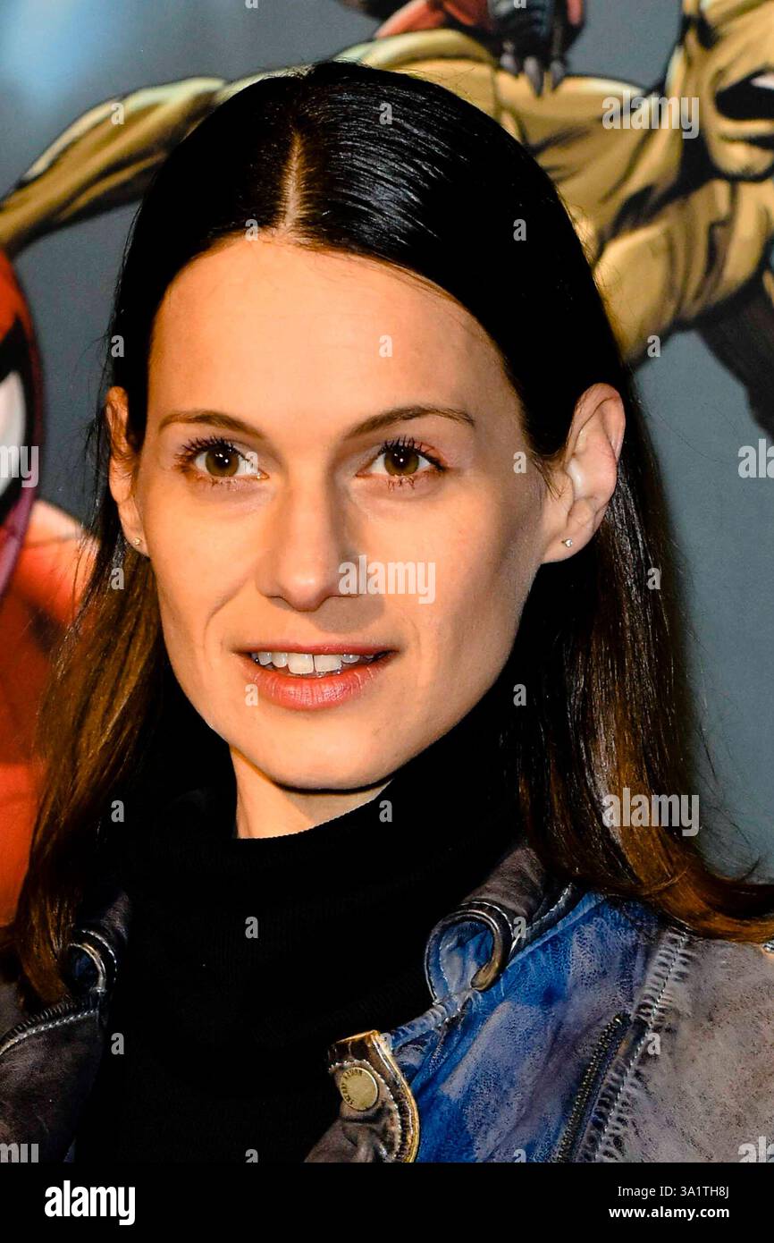 Leni Adams deutsche Schauspielerin auf dem Roten Teppich bei Marvel ...