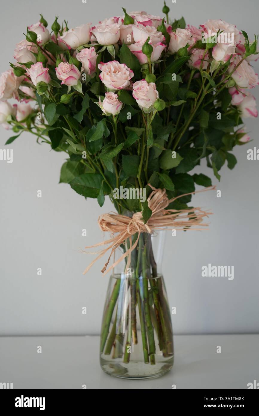Beautiful bouquet of small roses Stock Photo - Alamy