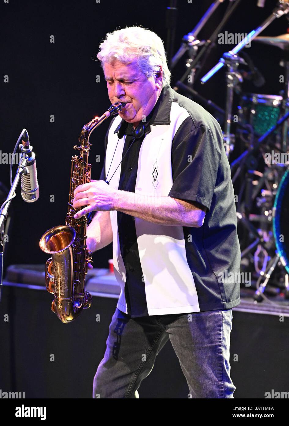 FORT LAUDERDALE, FL - MARCH 08: Jay Beckenstein of Spyro Gyra performs ...