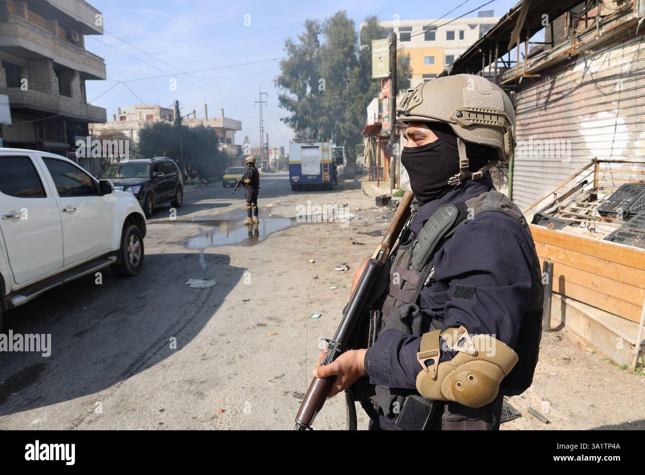 (250310) -- JABLEH, March 10, 2025 (Xinhua) -- Members of the Syrian ...