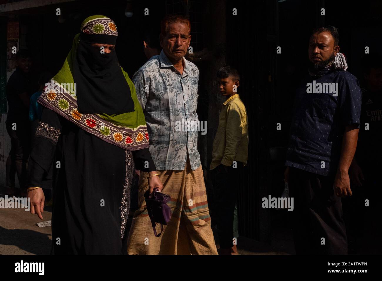 Street scene, Chattogram, Bangladesh Stock Photo - Alamy