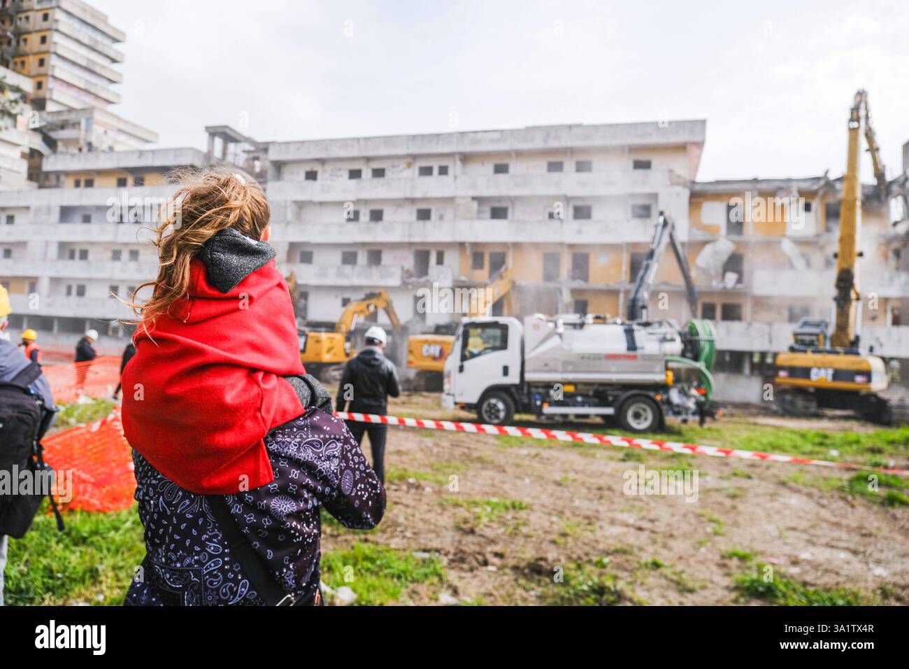 News - Sails Yellov of Scampia demolished One of the so-called Sails ...