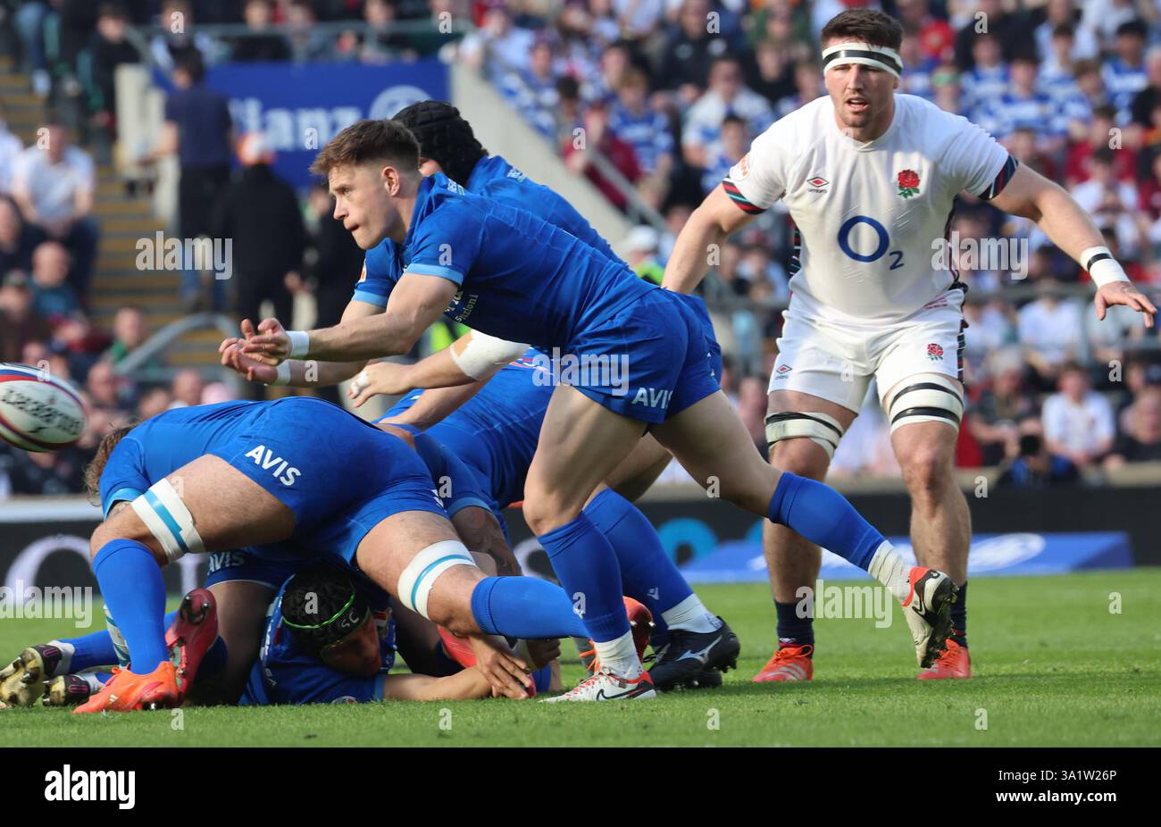 London, UK. 09th Mar, 2025. L-R Sebastian Negri(Benetton Rugby) of ...