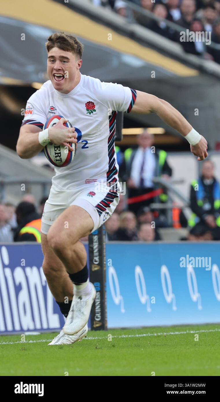 London, UK. 09th Mar, 2025. England's Tommy Freeman ((Bath Rugby)) in ...