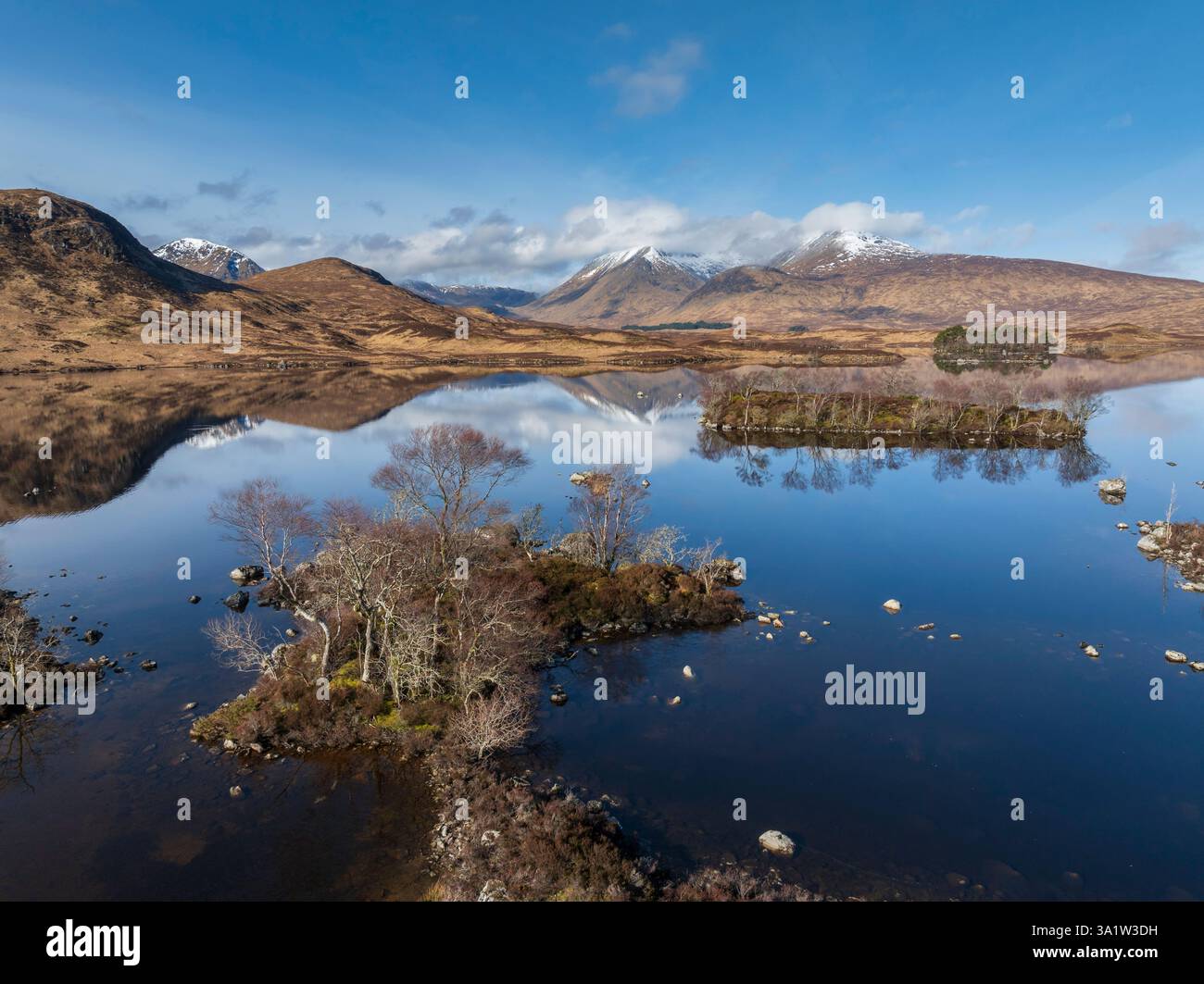 Lochan na h-achlaise on Rannoch Moor in the Scottish Highlands ...
