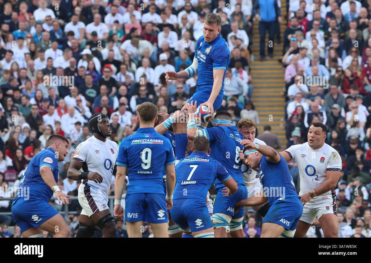 Federico Ruzza (Benetton Rugby)of Italy and England's Ellis Genge ...