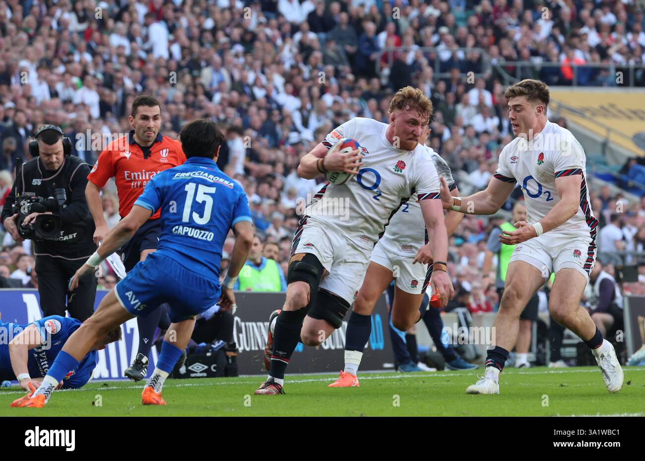 England's Ollie Chessum(Leicester Tigers) and England's Tommy Freeman ...