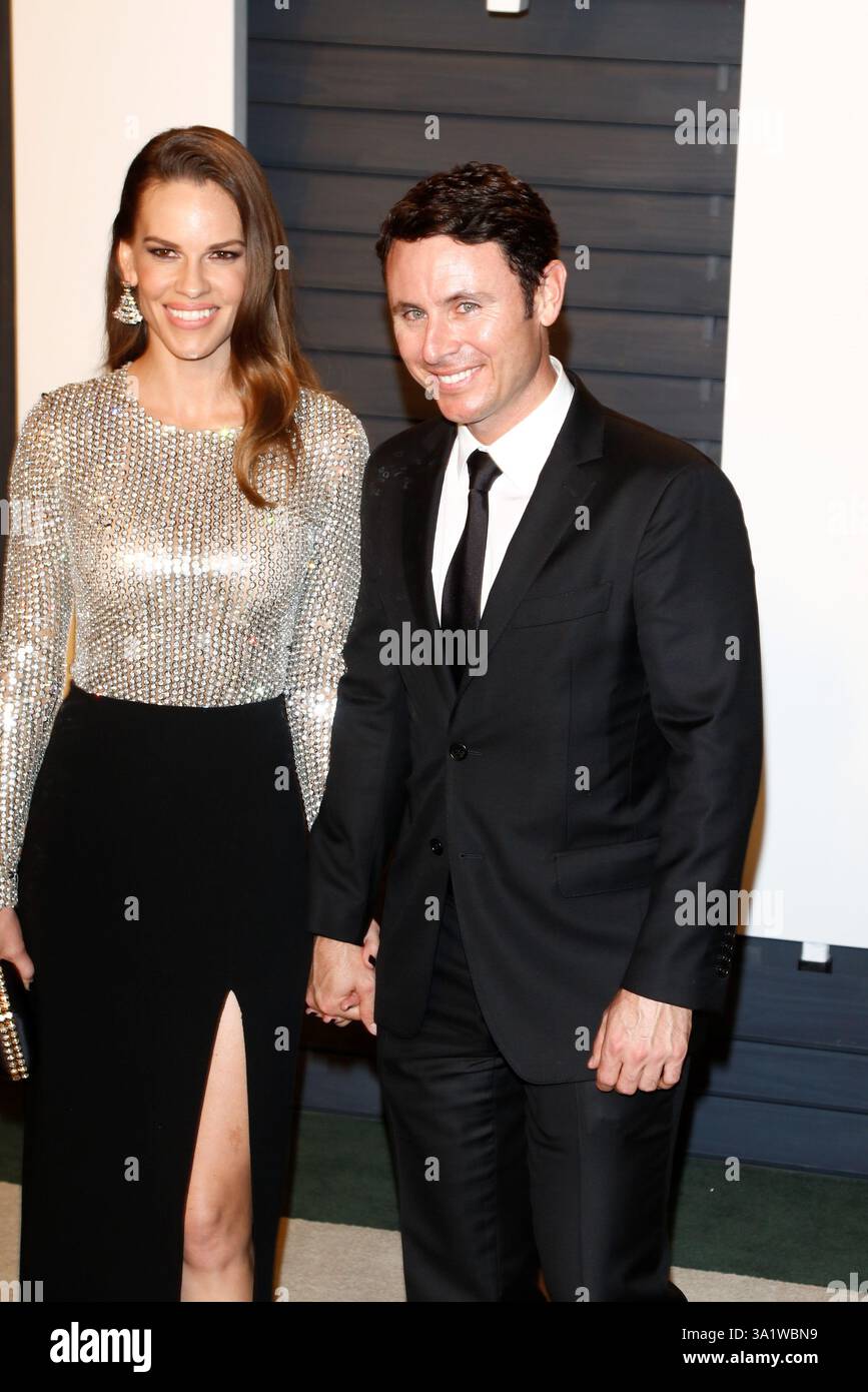 Actress Hilary Swank and Ruben Torres attend the Vanity Fair Oscar ...
