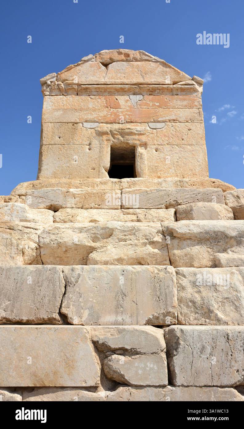 Tomb of Cyrus the Great in Pasargadae, Iran Stock Photo - Alamy