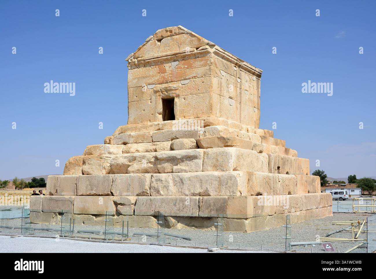 Tomb of Cyrus the Great in Pasargadae, Iran Stock Photo - Alamy