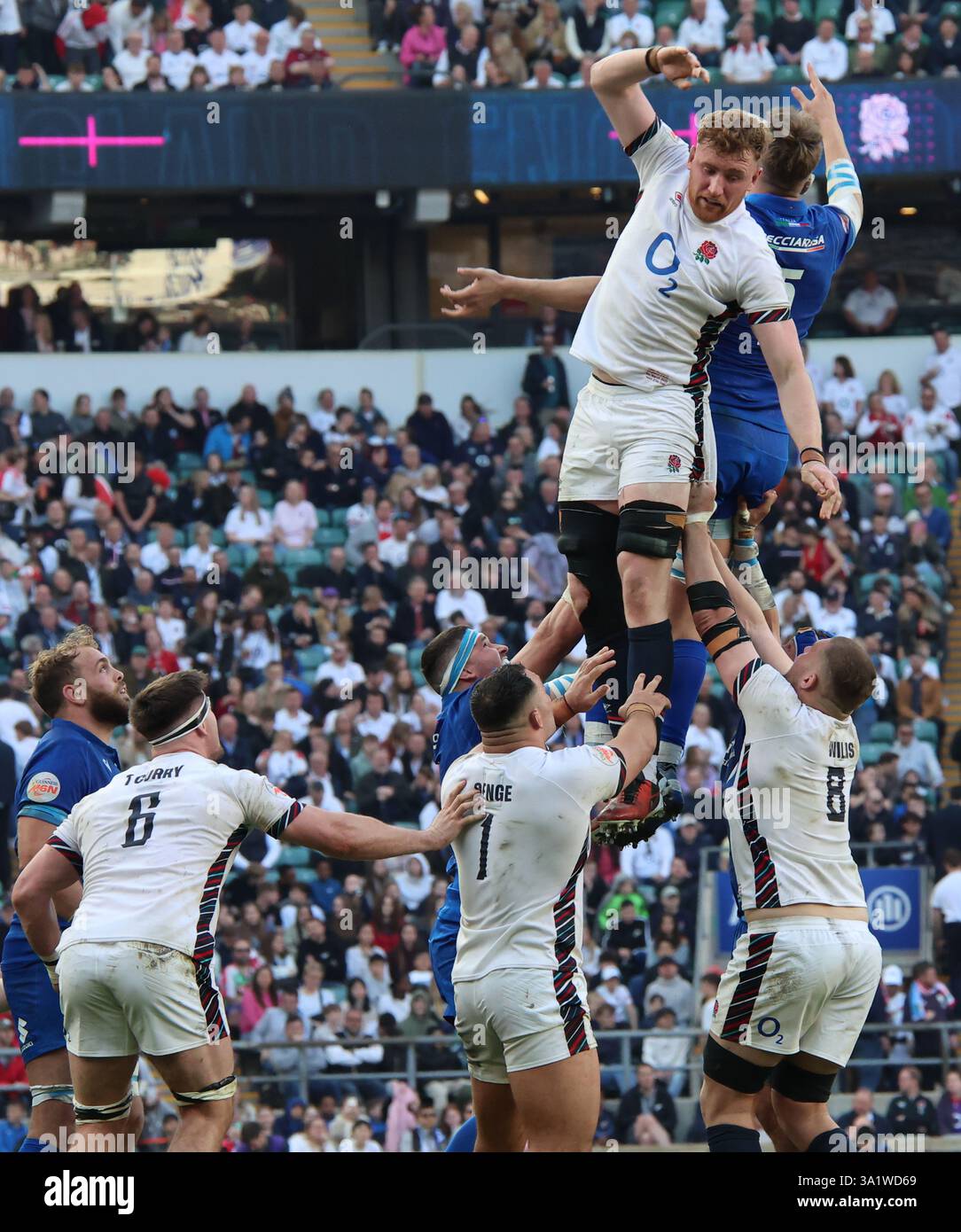 London, UK. 09th Mar, 2025. England's Ollie Chessum(Leicester Tigers ...