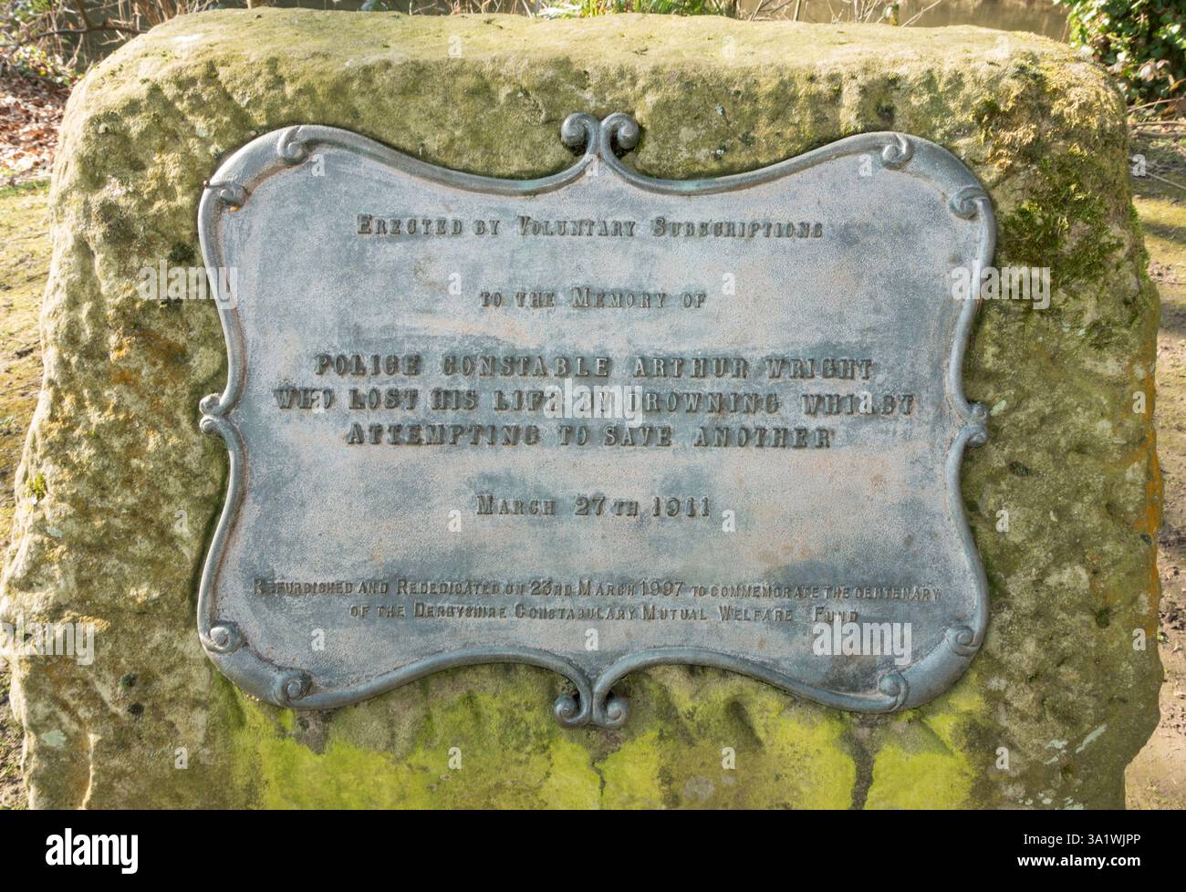 Memori8al plaque to Police Constable Arthur Wright, in Matlock ...