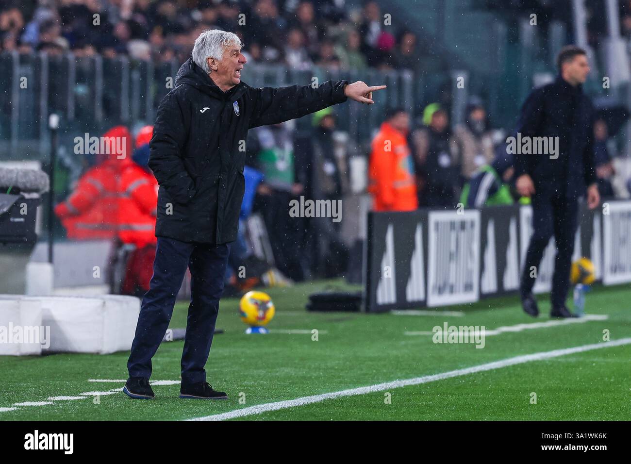 Gian Piero Gasperini Head Coach of Atalanta BC gestures during Serie A ...