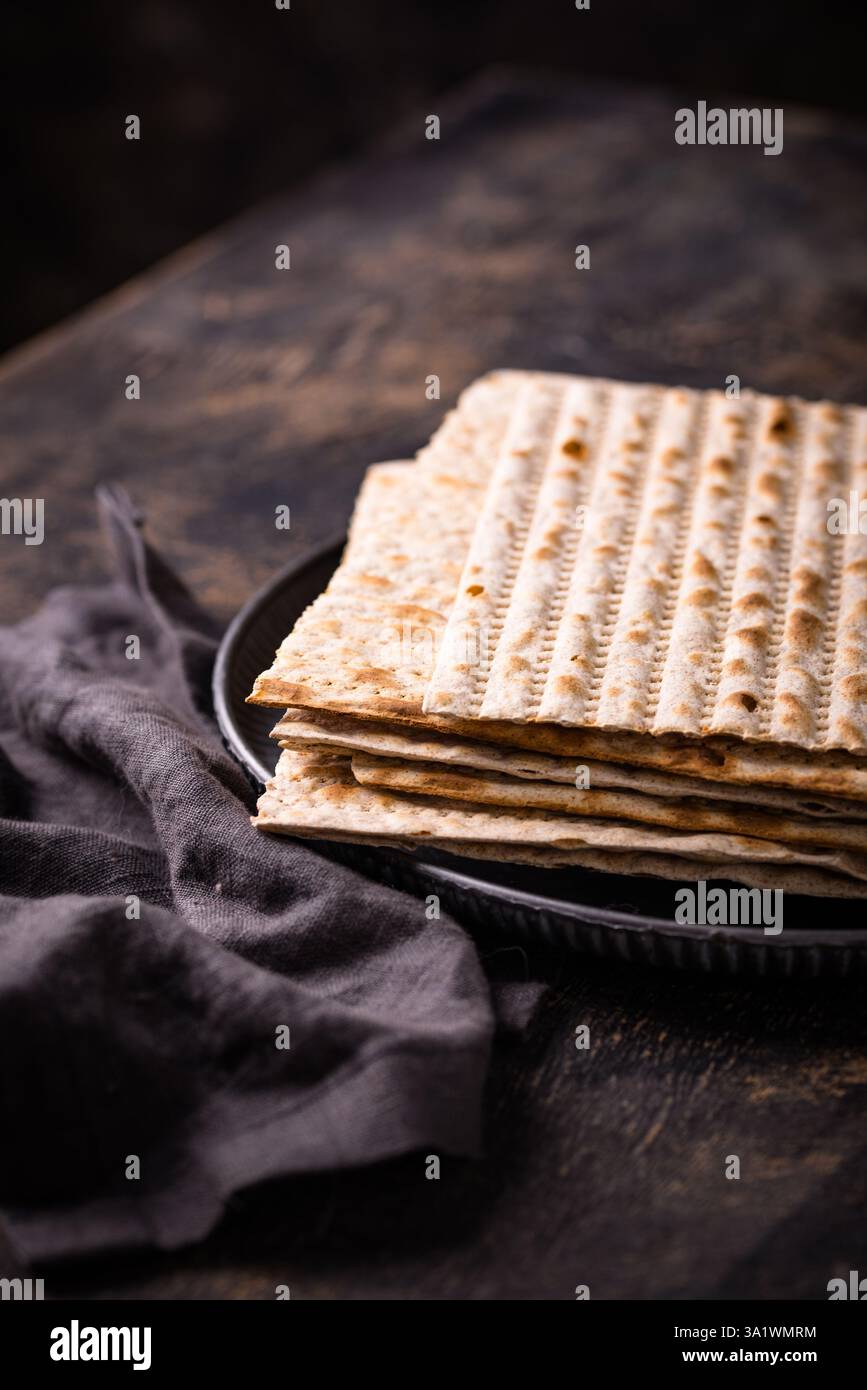 Traditional Jewish bread matzo for Passover Stock Photo - Alamy