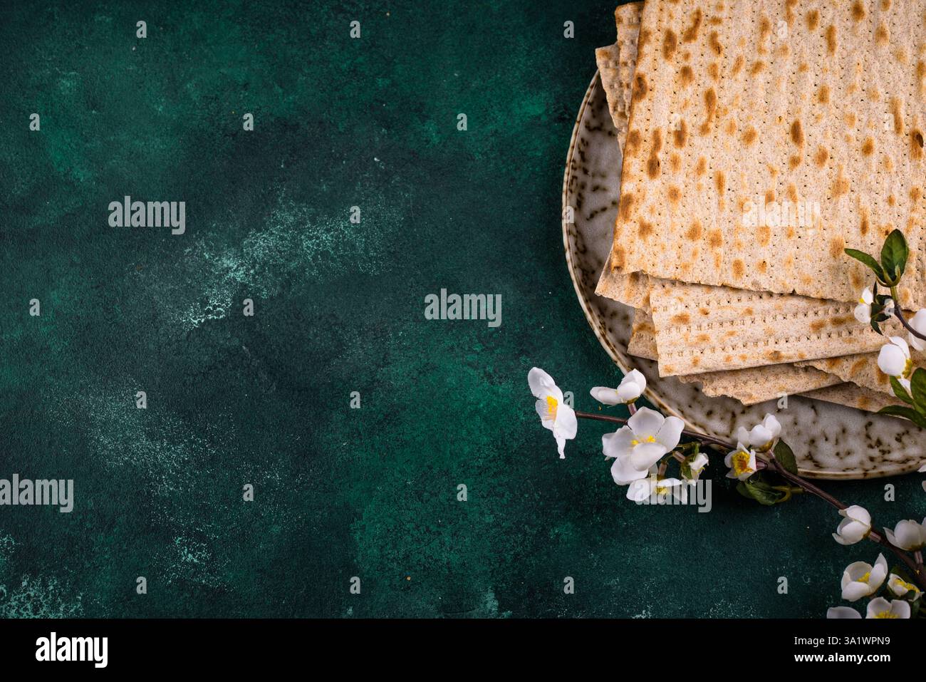 Traditional Jewish bread matzo for Passover Stock Photo - Alamy