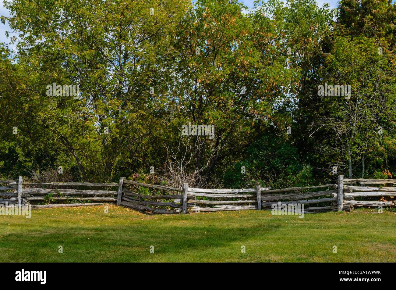 Farm split rail fence hi-res stock photography and images - Alamy