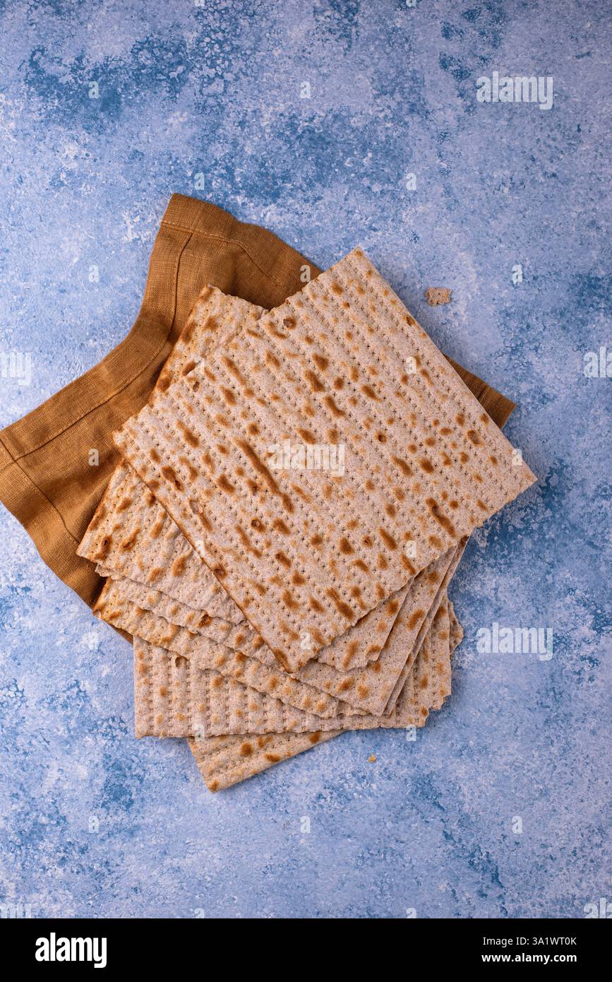 Traditional Jewish bread matzo for Passover Stock Photo - Alamy