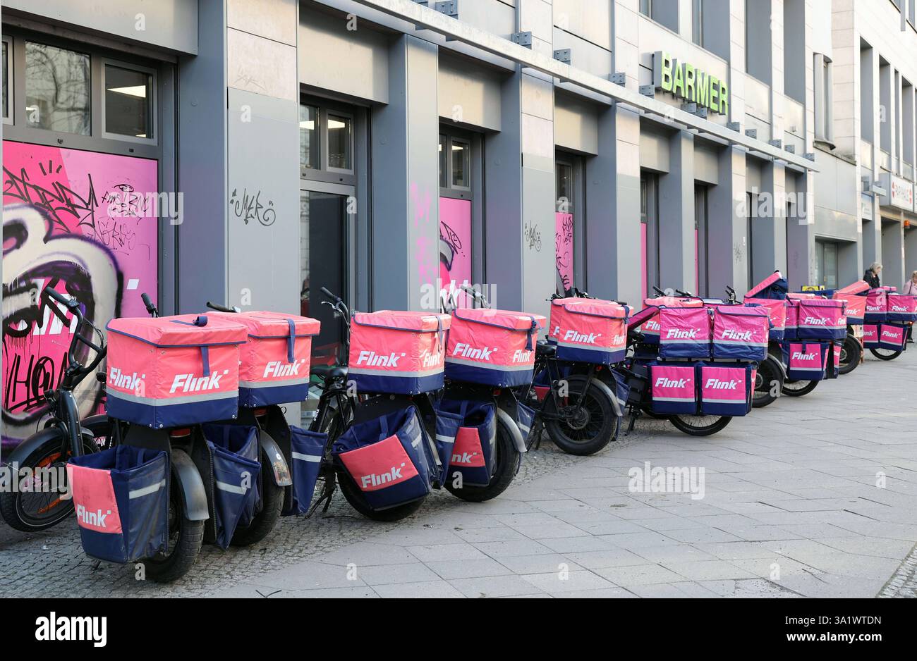10.03.2025, Berlin - Deutschland. Fahrräder des Lieferdienstes Flink ...