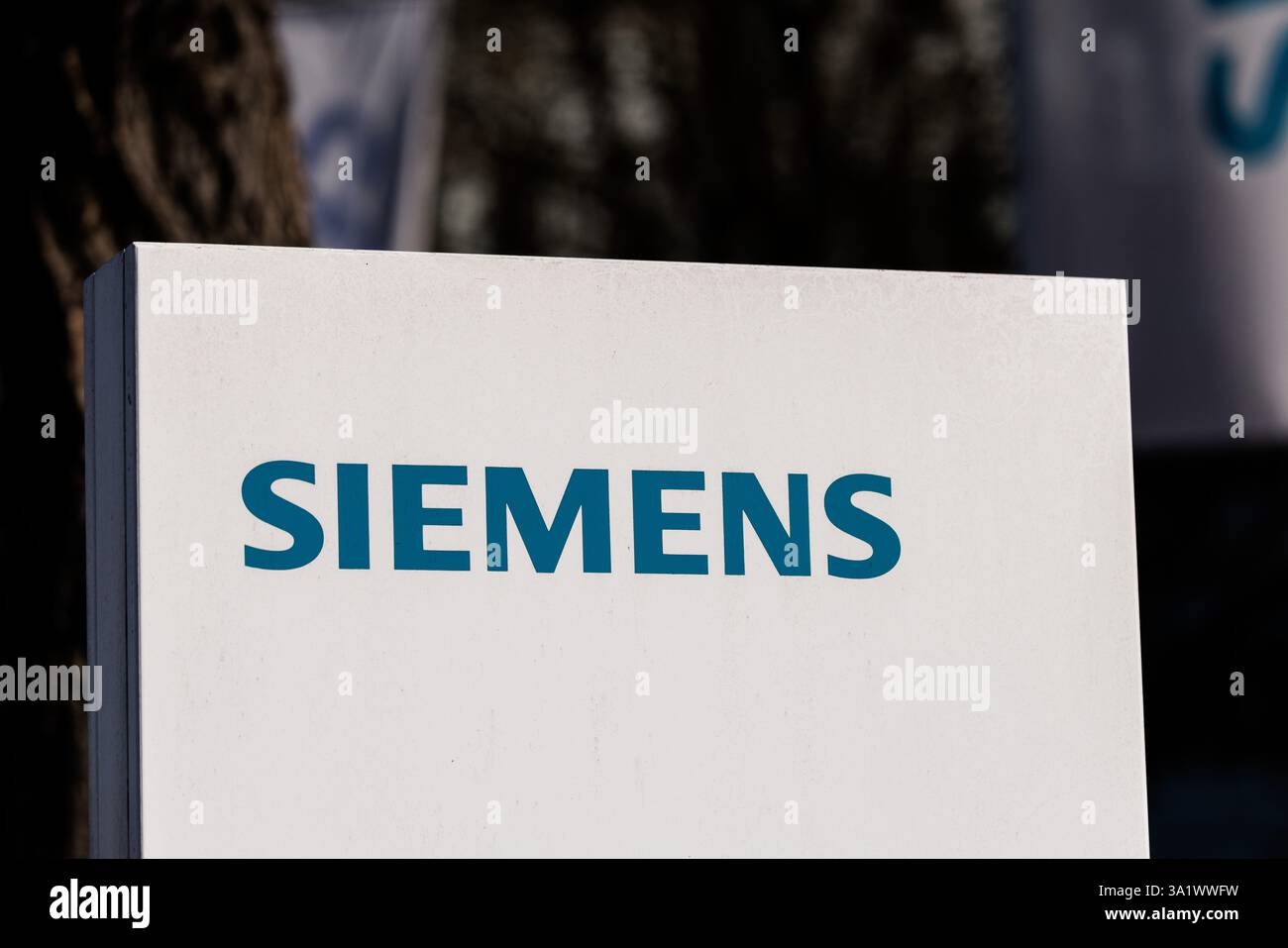 Munich, Germany. 09th Mar, 2025. The Siemens lettering and logo can be seen on a stele in front ...