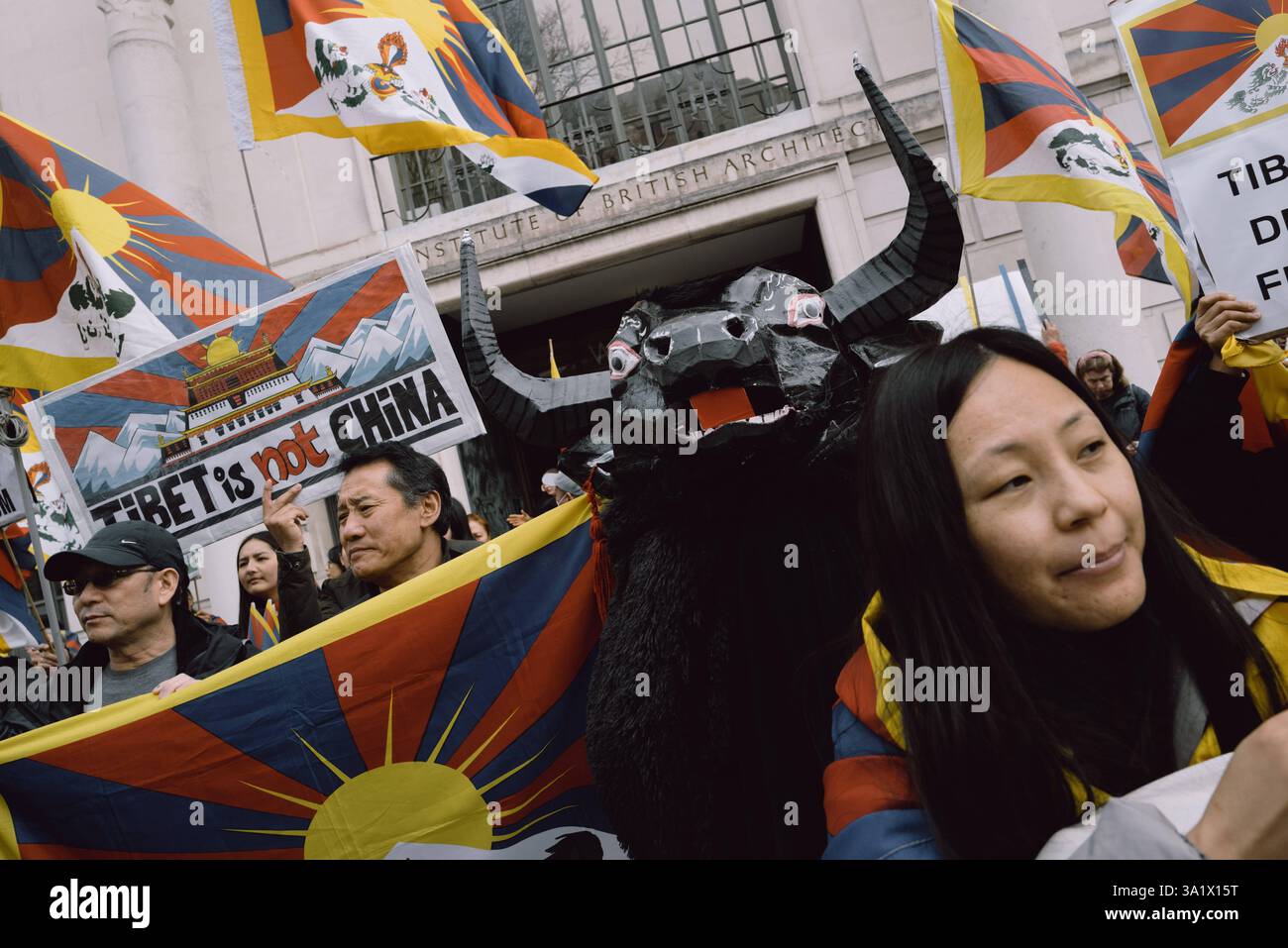 Tibetan independence protest in London Protesters gather outside ...