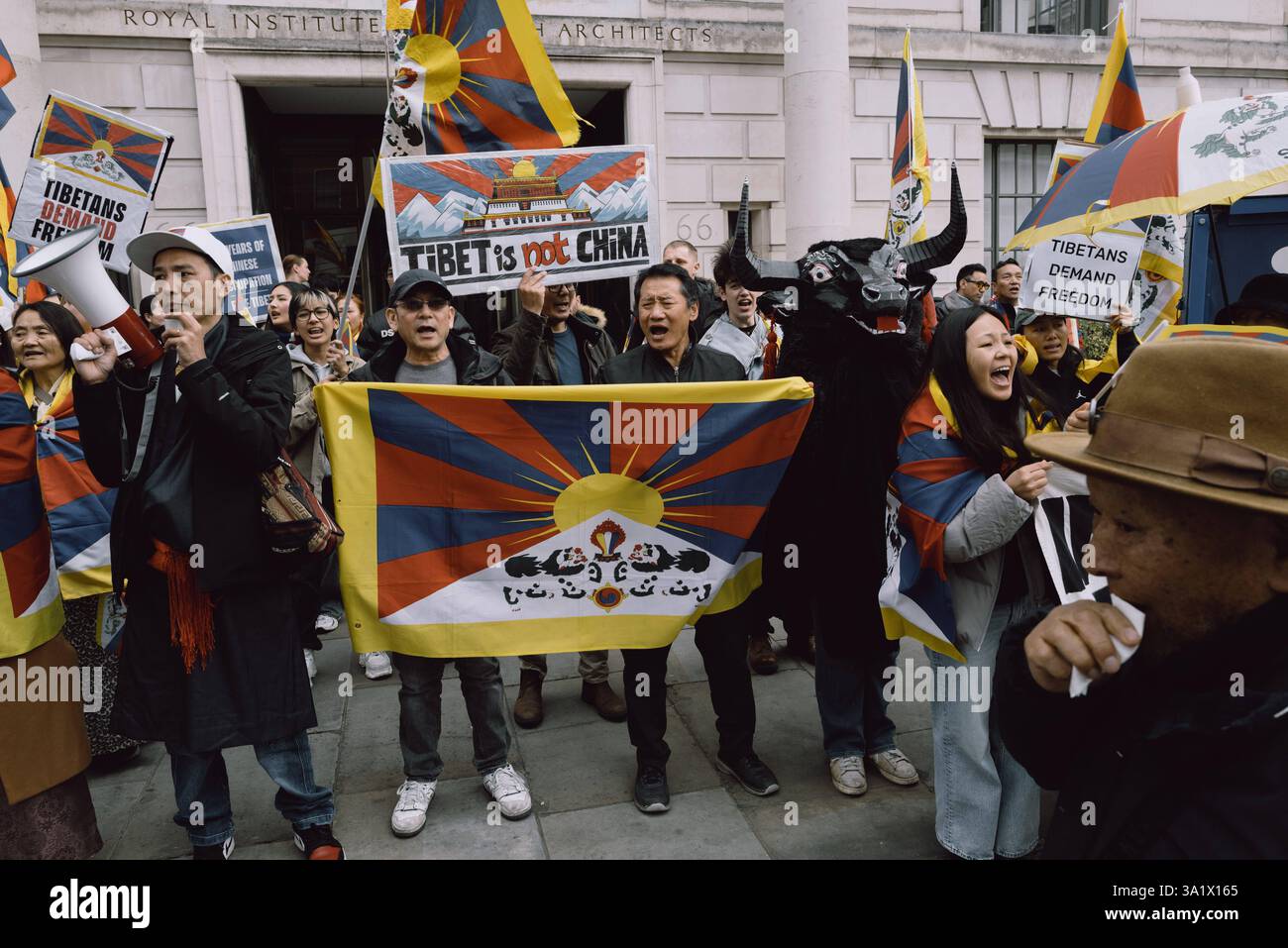 Tibetan independence protest in London Protesters gather outside ...