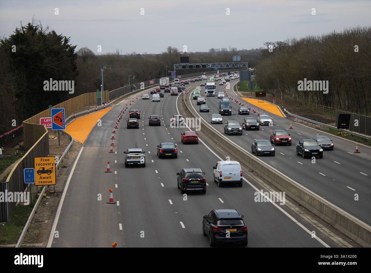 Brand new additional smart motorway emergency areas Built on M4 ...