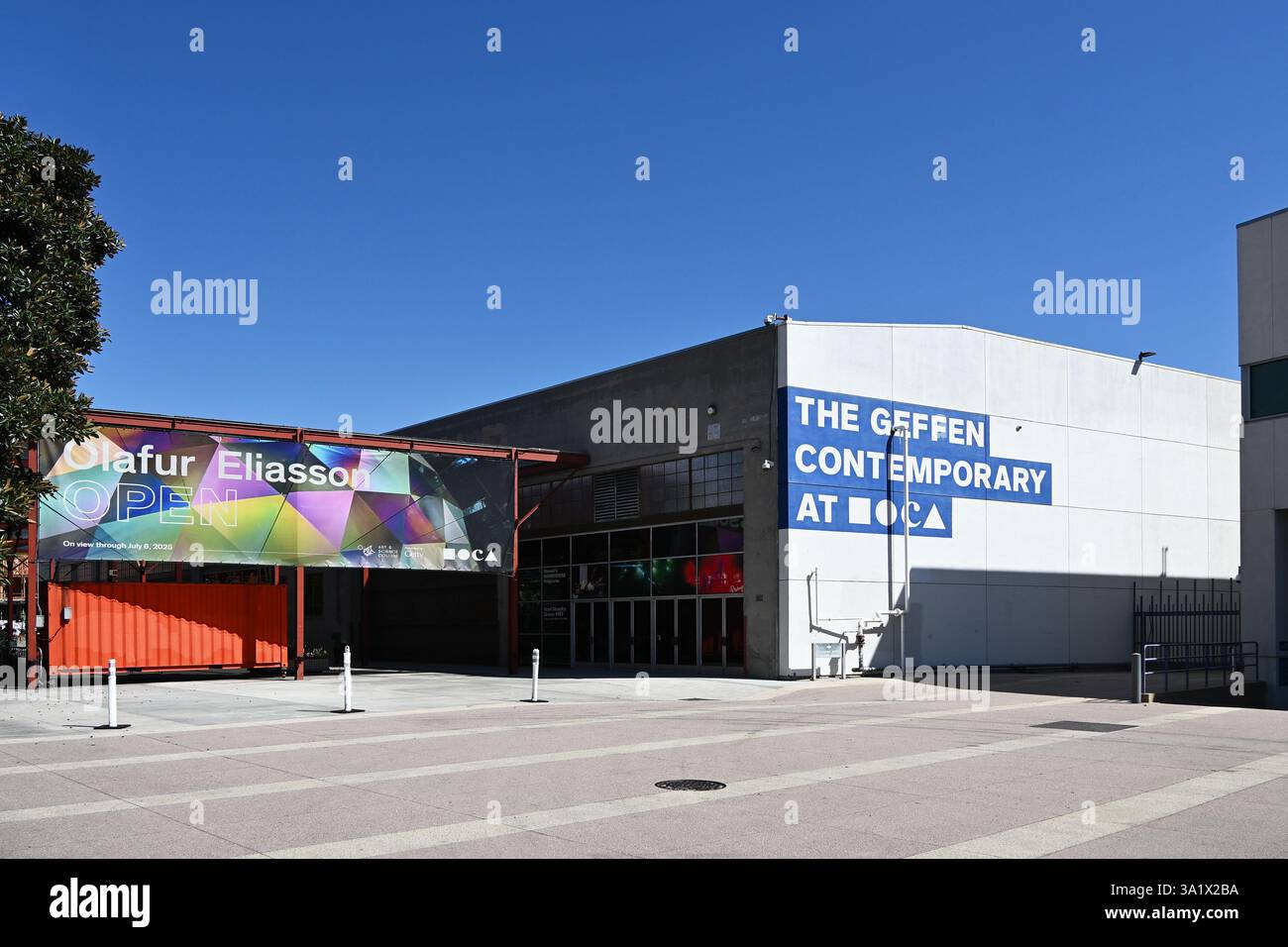LOS ANGELES, CALIFORNIA - 8 MAR 2025: The Geffen Contemporary at MOCA ...