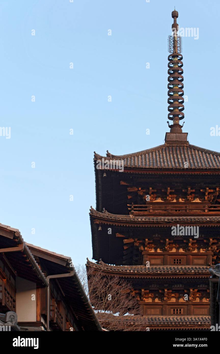 Iconic Yasaka Pagoda of Hokanji Temple in Higashiyama district of Kyoto ...
