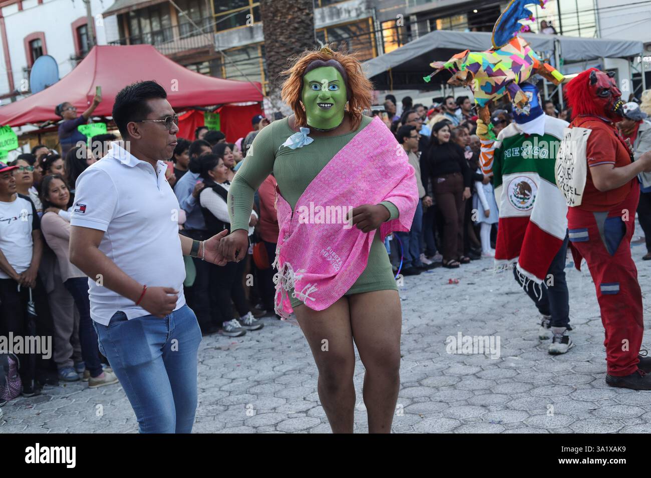 Residents of the municipality of Amaxac de Guerrero belonging to 'La ...