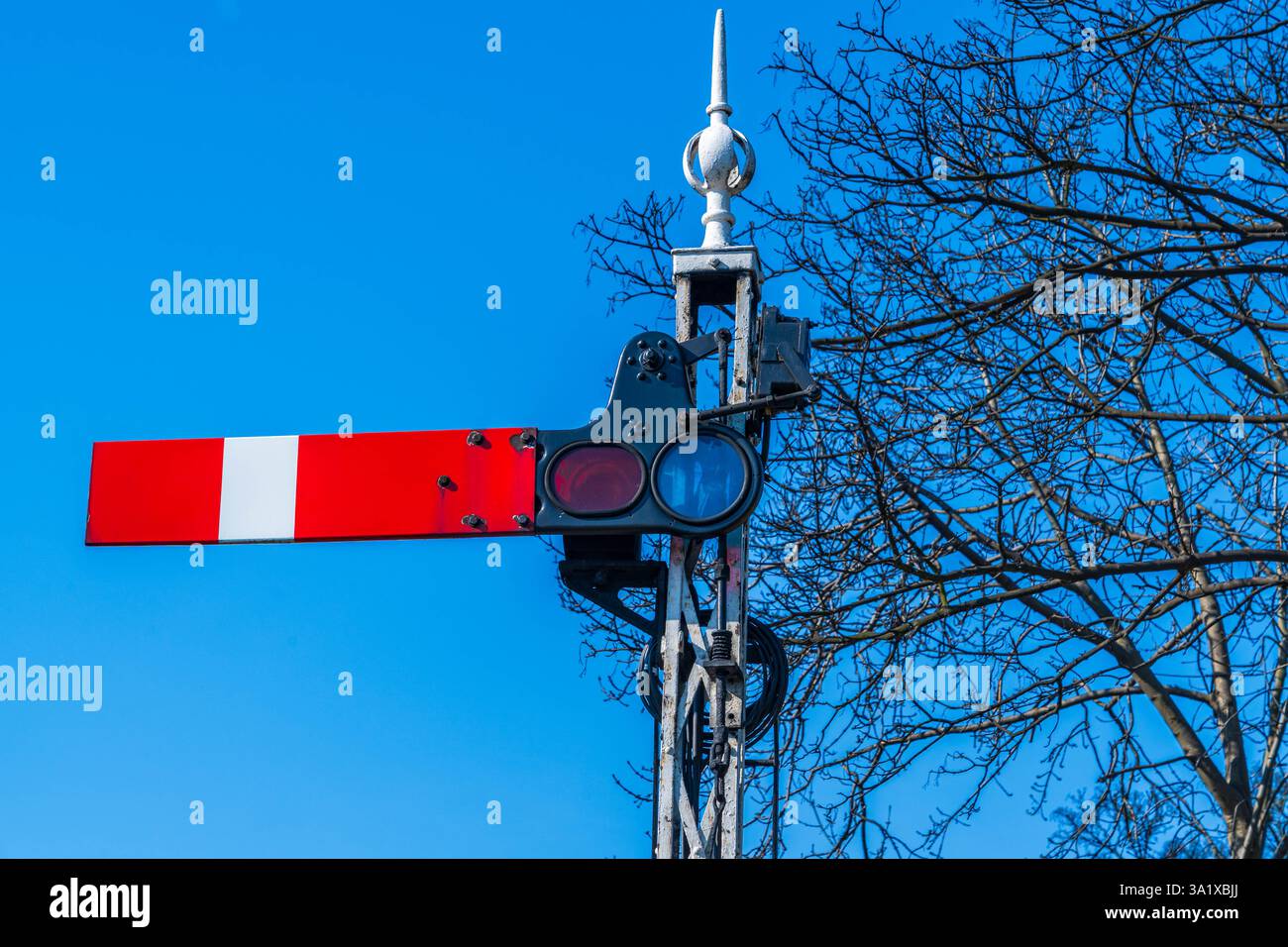Train stop red signal hi-res stock photography and images - Alamy