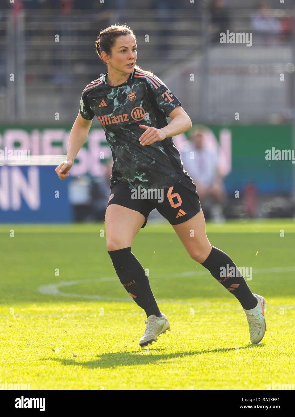 Tuva Hansen (Muenchen), 1. FC Koeln - FC Bayern Munich, Google Pixel ...