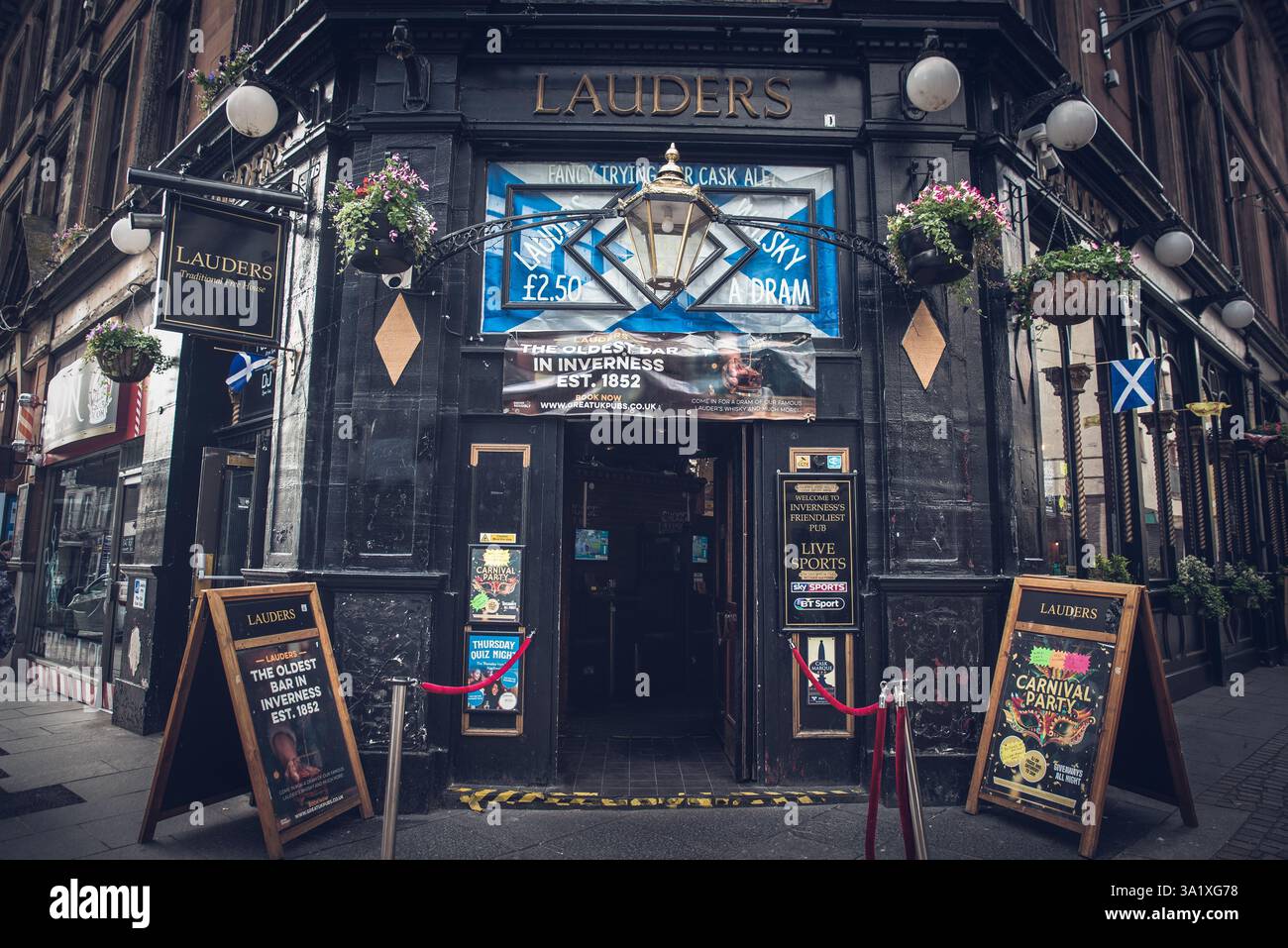 Famous traditional pub in Inverness, Scotland Stock Photo - Alamy