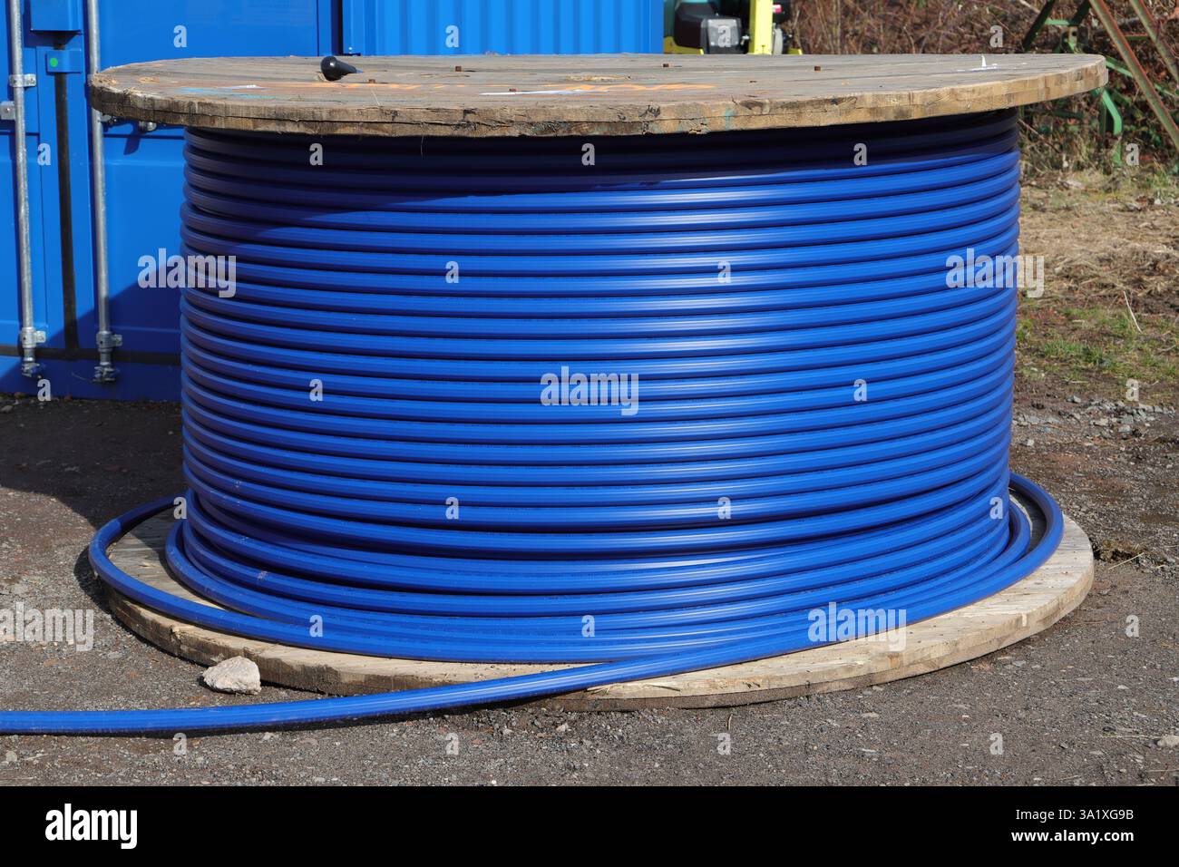 Installing fibre optic cable hi-res stock photography and images - Alamy