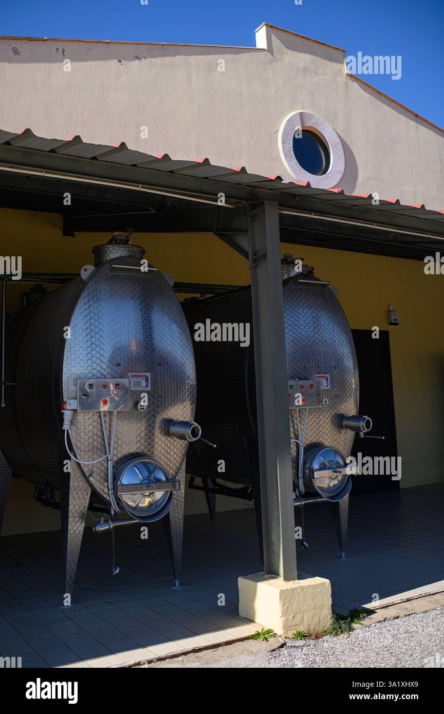 Metal Wine Fermentation Tanks – Corrosion-resistant tanks ensuring ...
