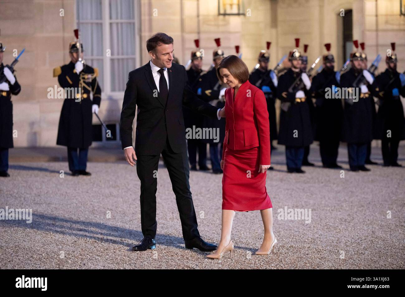 French President Emmanuel Macron welcomes Moldova's President Maia ...