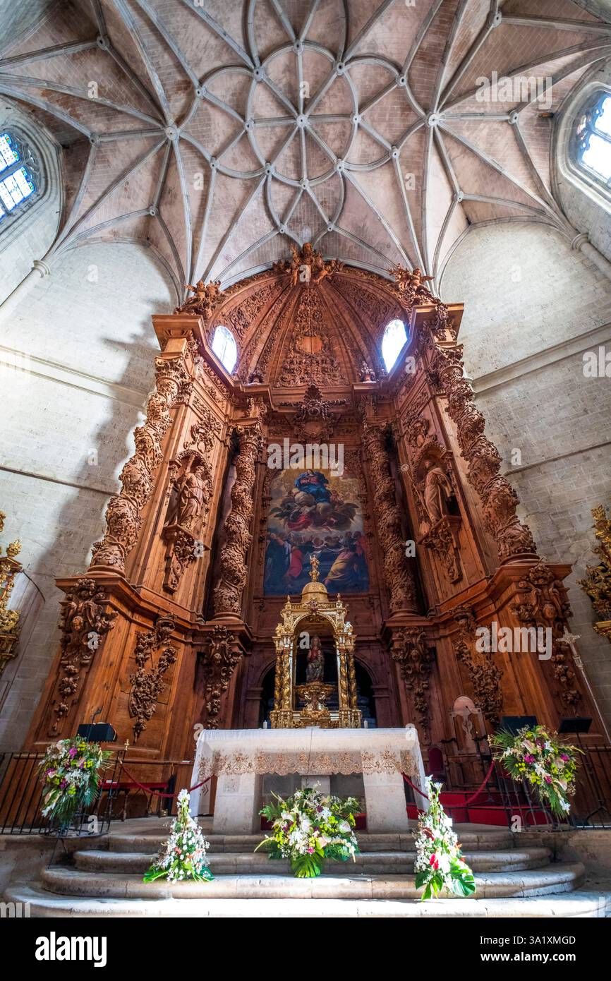 High Altar and sculpture of Our Lady of the Market, late Romanesque ...